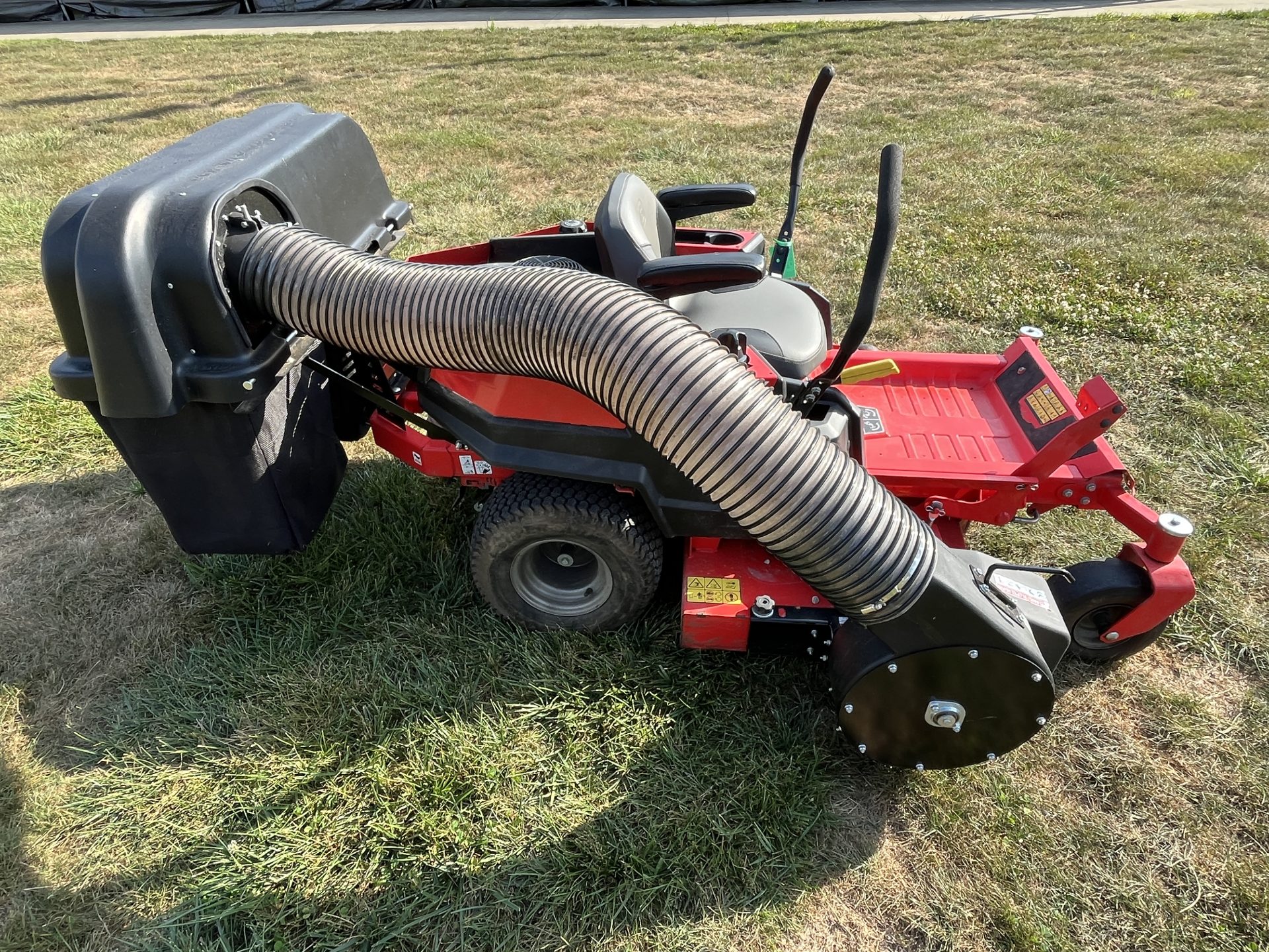 Used – Gravely Zero-Turn with Bagger 915230 – Stoller Lawn and Garden